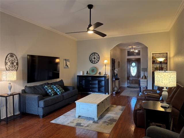 212 Live Oak Lane