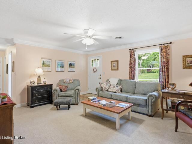 212 Lilac Rd