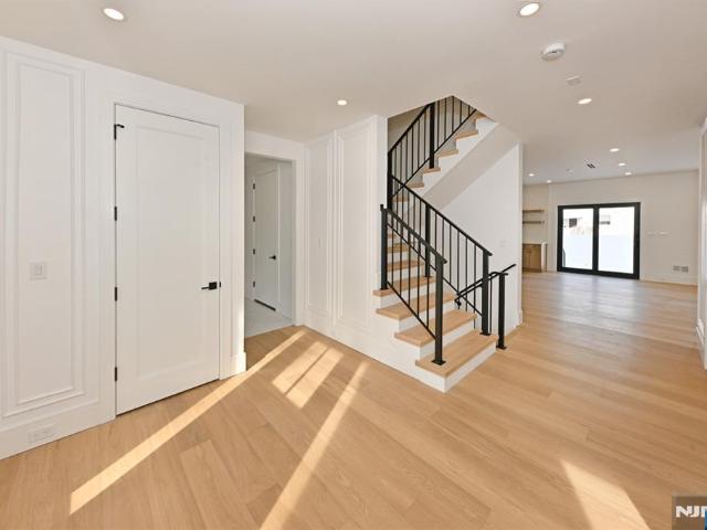 212 Monroe Avenue