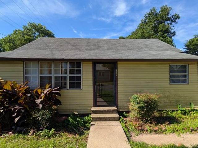 212 Morgan Rd, Bessemer, AL 35020