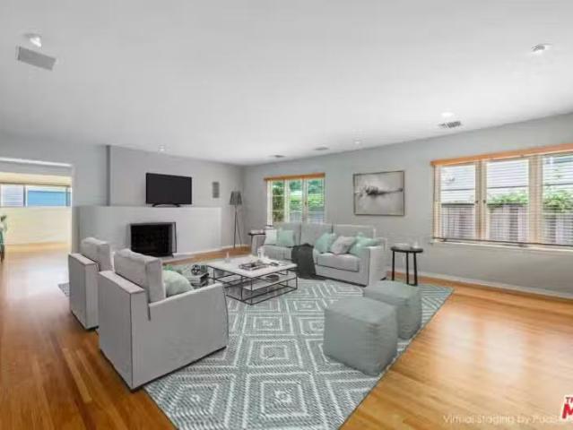 212 Mabery Rd, Santa Monica, CA 90402