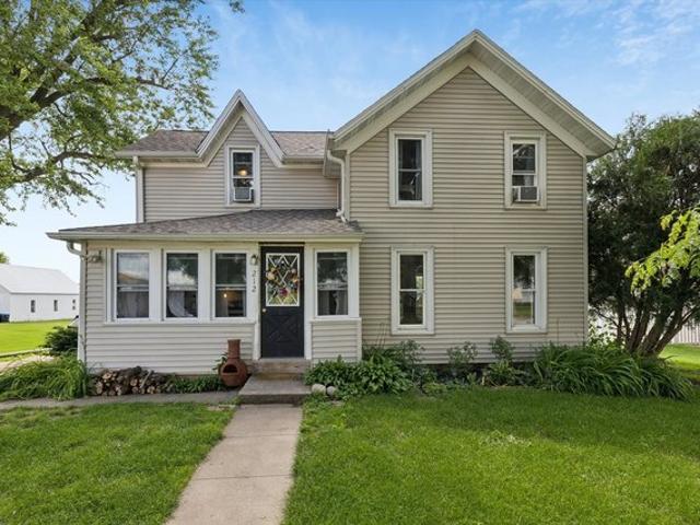 212 Main St, Delmar, IA 52037