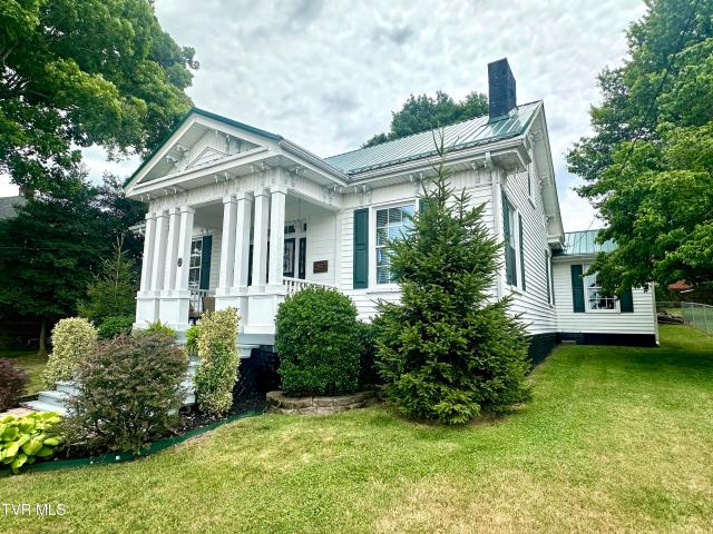 212 Main Street