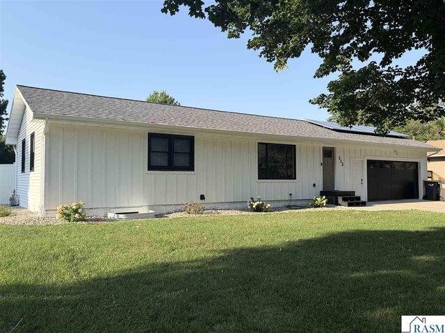 212 Maple St, Cleveland, MN 56017