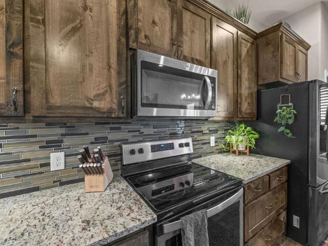 212 McKittrick Ln, Godley, TX 76044 | MLS #21173
