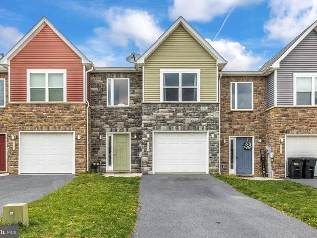 212 Merriweather Dr, Chambersburg, PA 17201