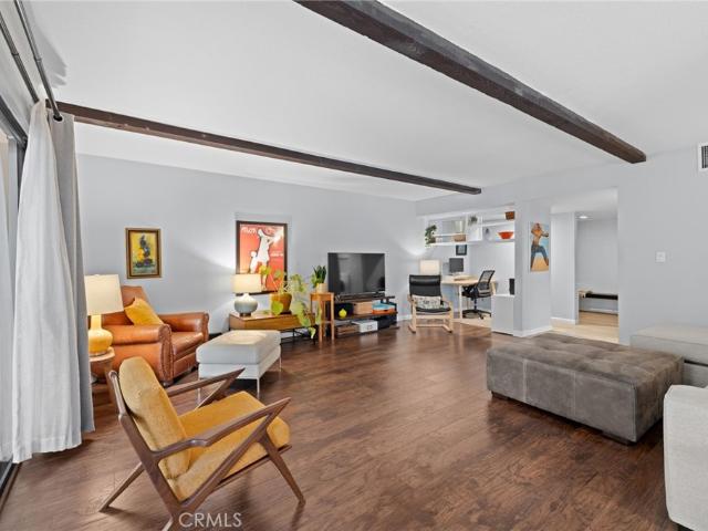212 N Valley 3