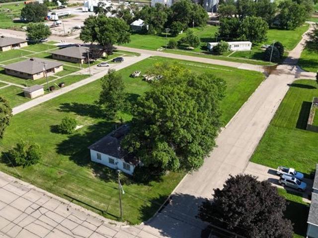 212 N Harlan, Harvard, NE 68944