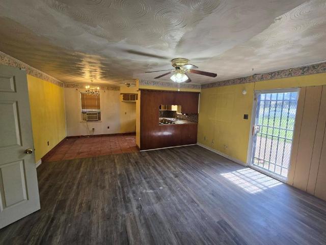 212 N Longacre Lane