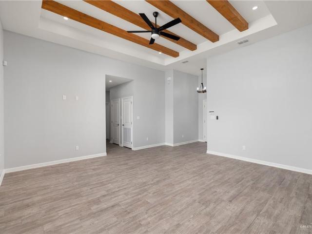 212 N Los Ebanos Boulevard
