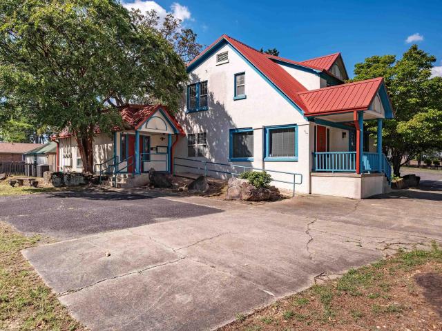 212 N McKinley