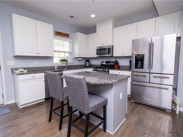 212 Noble Woods Dr