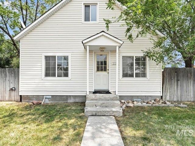 212 NE 2nd St, Meridian, ID 83642