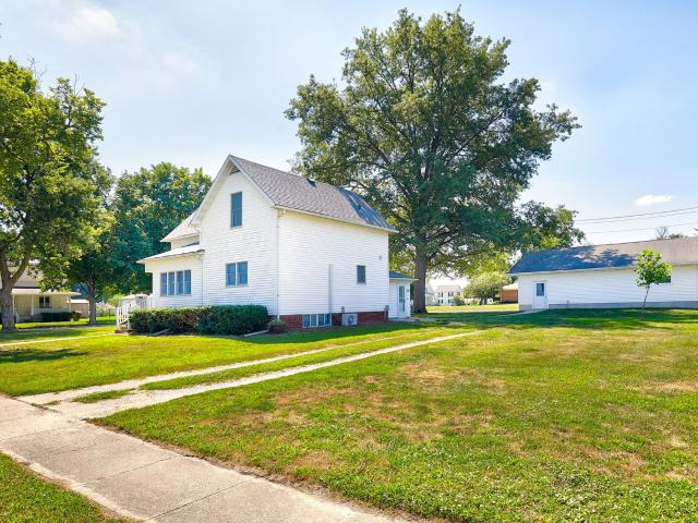 212 NE Elm Street