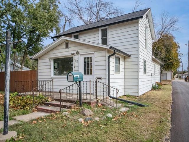 212 Nile Kinnick Dr N, Adel, IA 50003