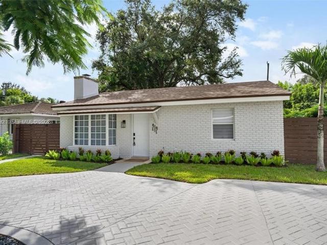 212 NW 103rd St, Miami, FL 33150