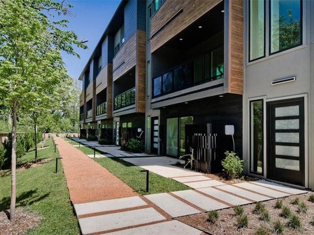 212 NW 9th St, Bentonville, AR 72712