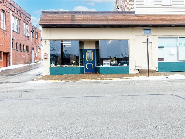 212 S 4th St