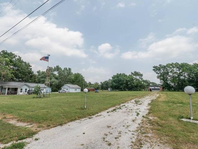 212 S 15th St, Fredonia, KS 66736