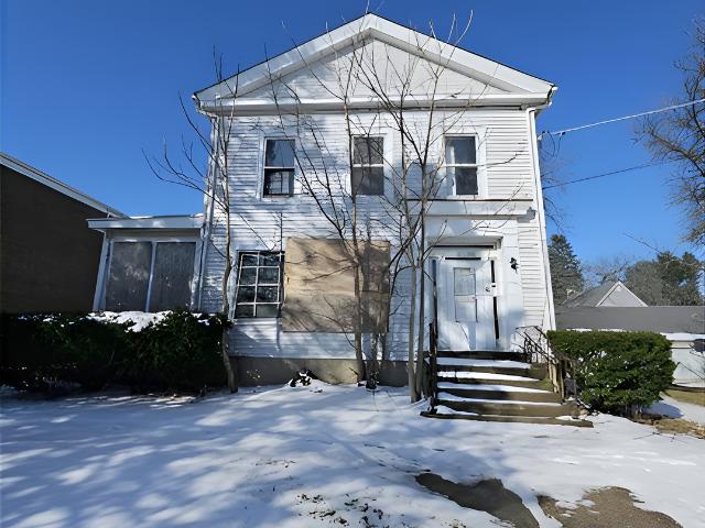 212 S Tryon St, Woodstock, IL 60098 | MLS #12597