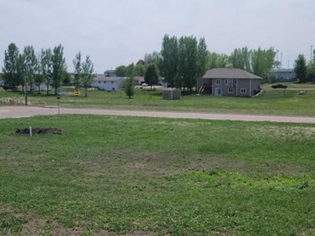212 S Grant St, Humboldt, SD 57035