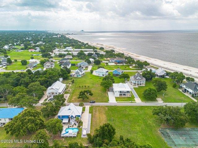 212 S Island View Ave, Long Beach, MS 39560