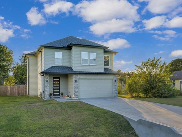 212 S Lobit St, La Porte, TX 77571