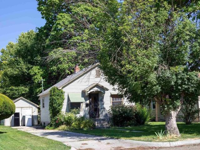 212 S Locust St, Nampa, ID 83686