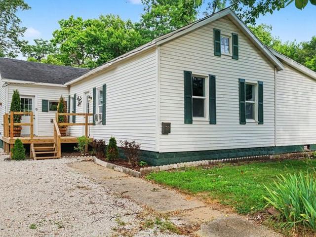 212 S Lowe St, Dowagiac, MI 49047