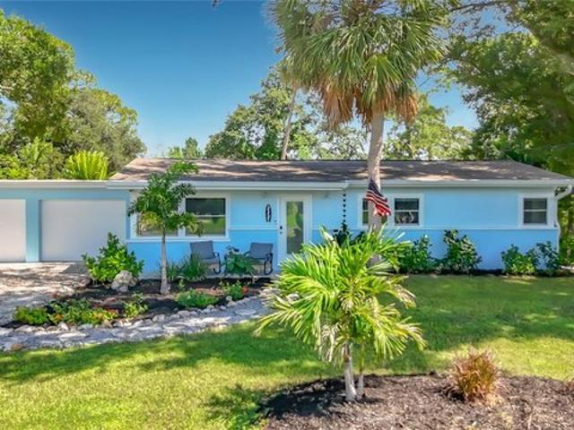 212 S Myrtle Ave, Nokomis, FL 34275