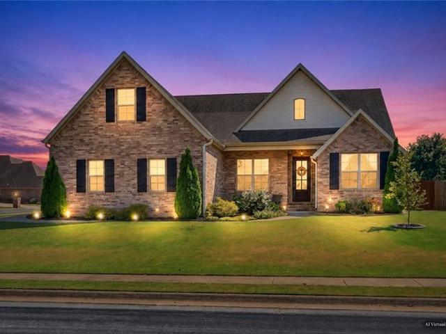 212 Saint Vincent St, Lowell, AR 72745