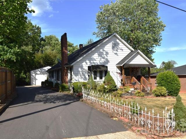 212 Sharon Ave NW, Lenoir, NC 28645