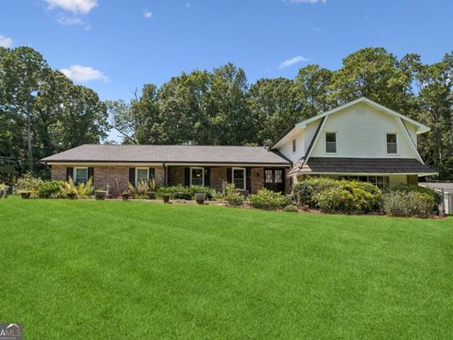 212 Simpson Dr NE, Kennesaw, GA 30144