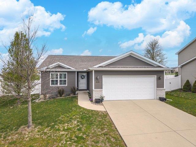 212 Springdale Ave, Bloomington, IL 61704
