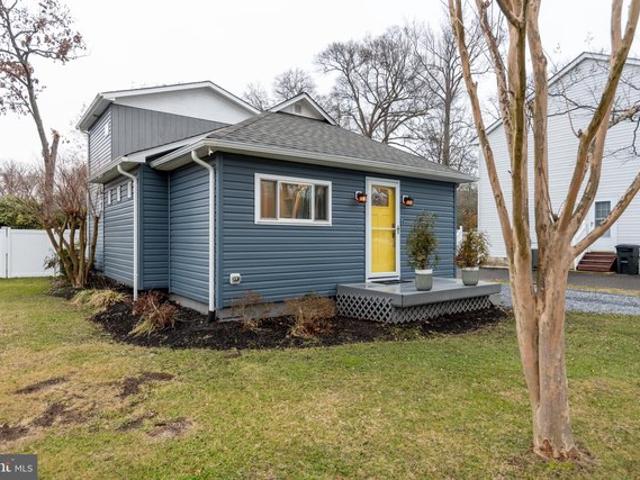 212 Spruce Ave, Edgewater, MD 21037