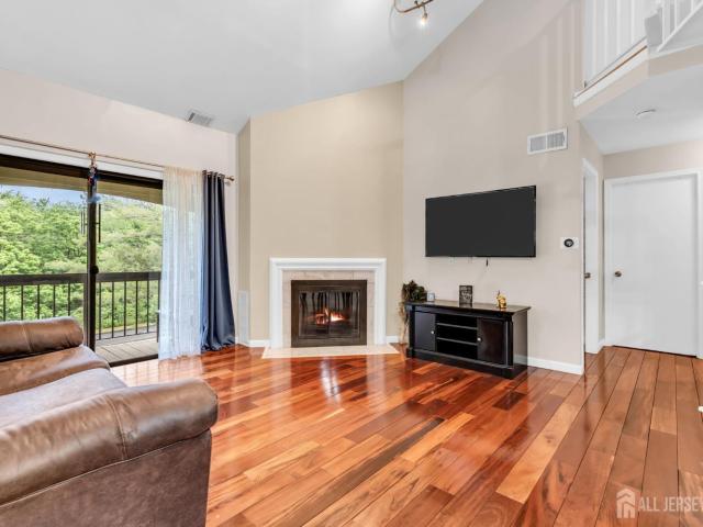 212 Sunshine Court 212