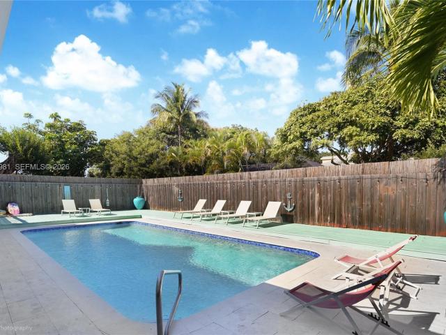 212 SW 1st Ave, Hallandale Beach FL 33009 Hallandale Beach