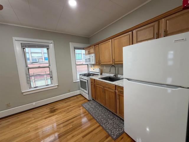 212 Plainfield Ave # 2
