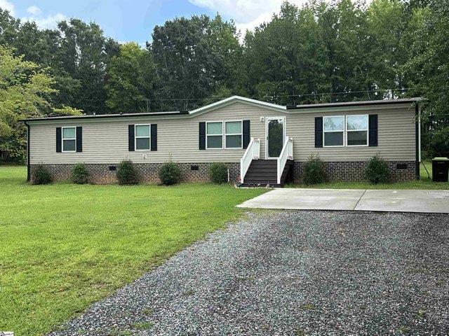 212 Robinwood Cir, Starr, SC 29684