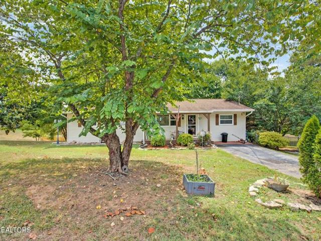 212 Reba Ave, Harriman, TN 37748