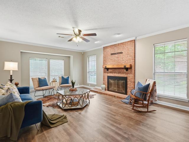 212 Red River