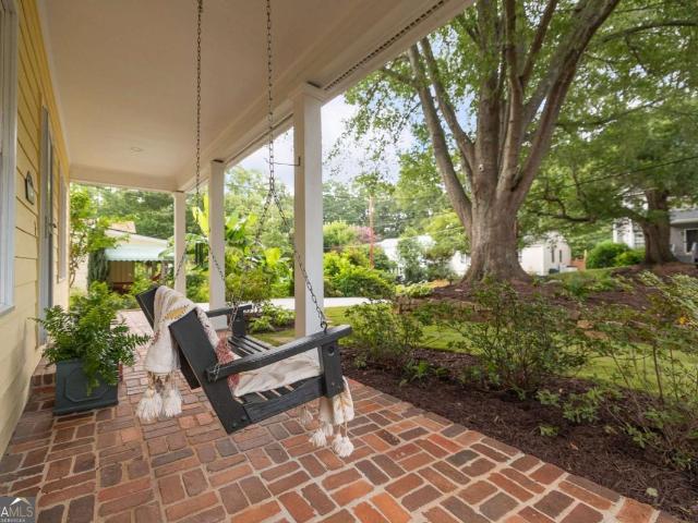 212 Ridgeland Avenue