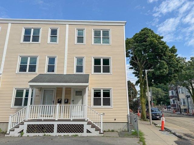 212 W 6th St Unit 212, Boston, MA 02127