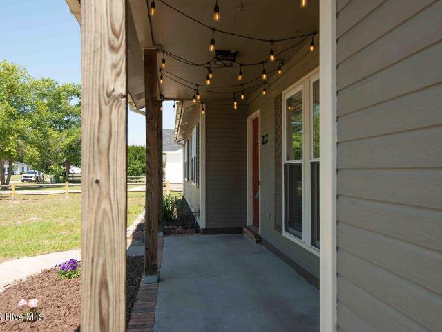 212 W Volant Street