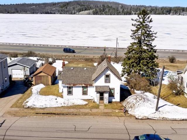 212 W Water St, Negaunee, MI 49866