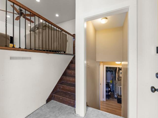 212 W Woodlawn Road