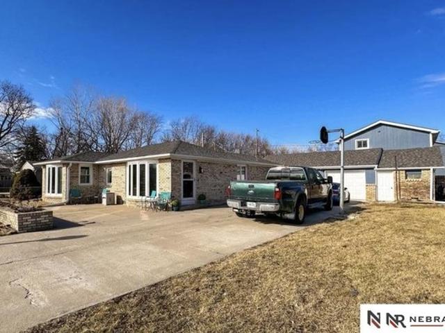 212 W Meigs St, Valley, NE 68064