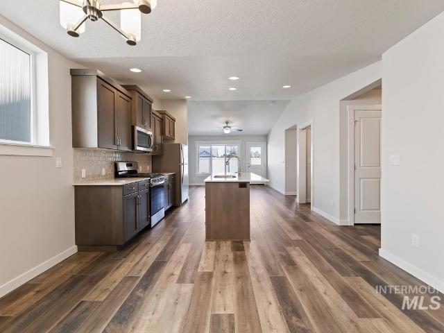 212 W Radiant Ridge Drive