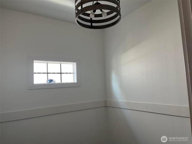 212 W Railroad Street