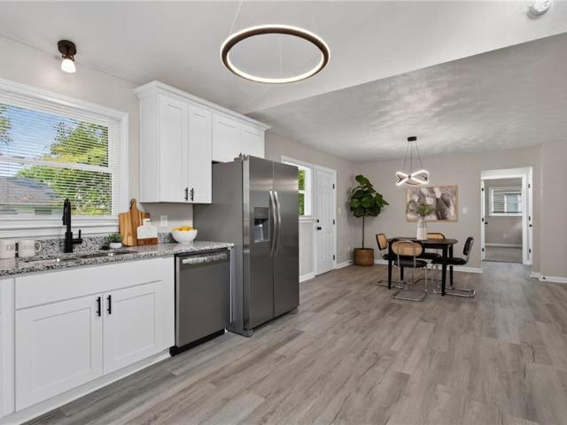 212 Woodbury Forrest DR